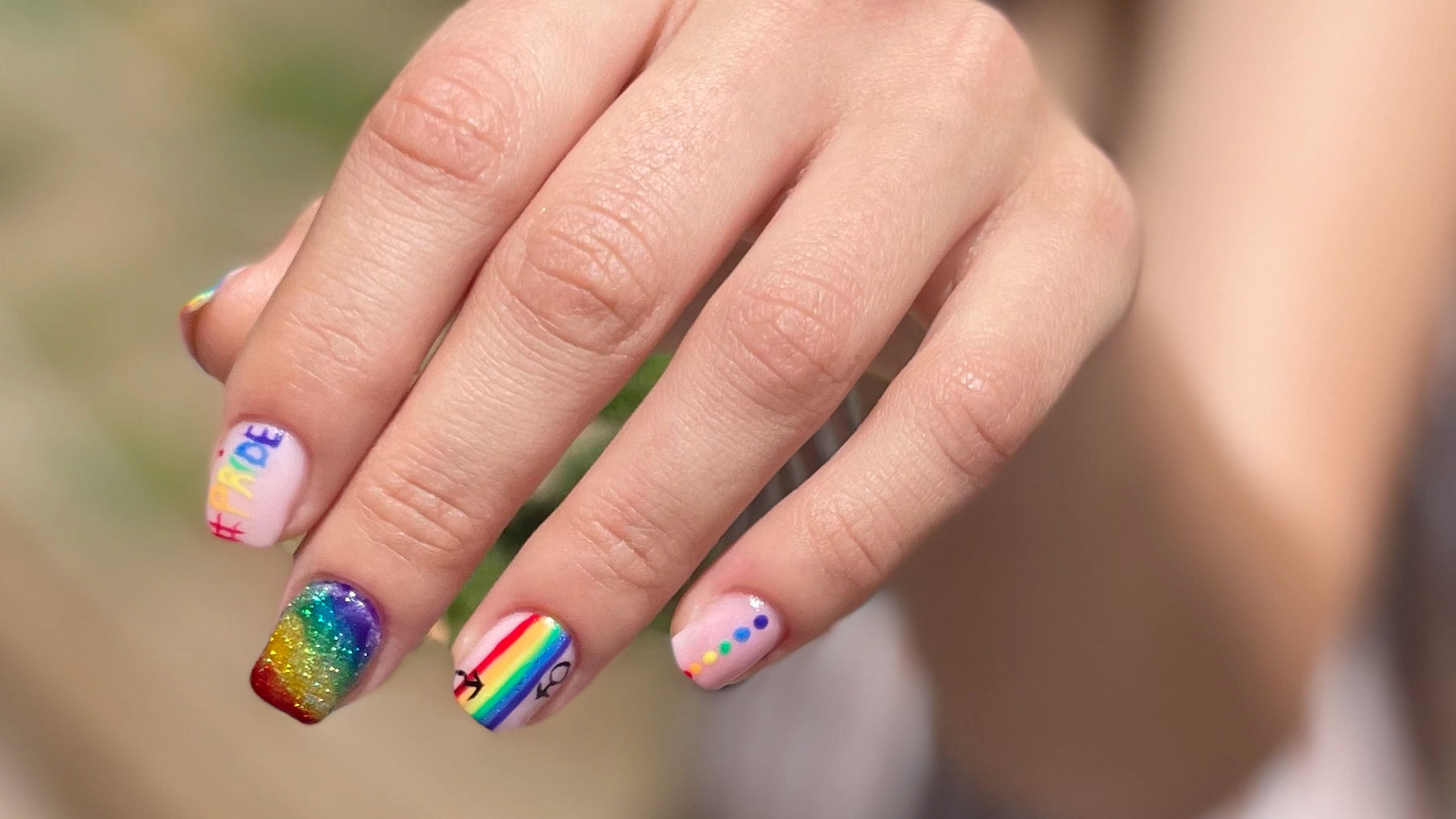 PROUD NAILS: diseños coloridos y orgullosos para celebrar el pride por ...